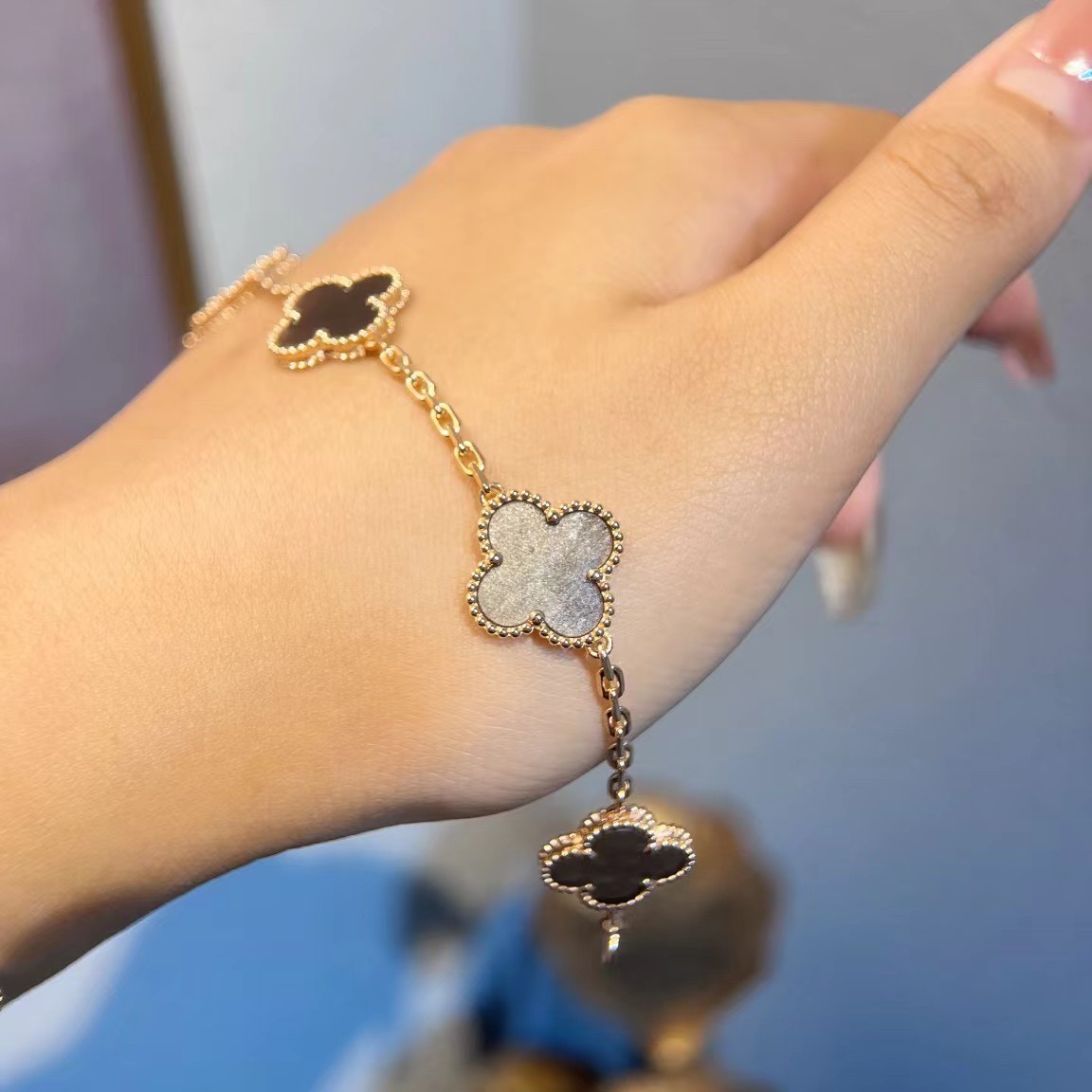 Van Cleef & Arpels 18K Rose Gold Four Leaf Clover Bracelet Jewelry Factory